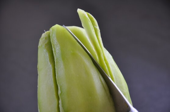 How to peel and cut prickly chayote squash, the easy way – Pro Family Chef