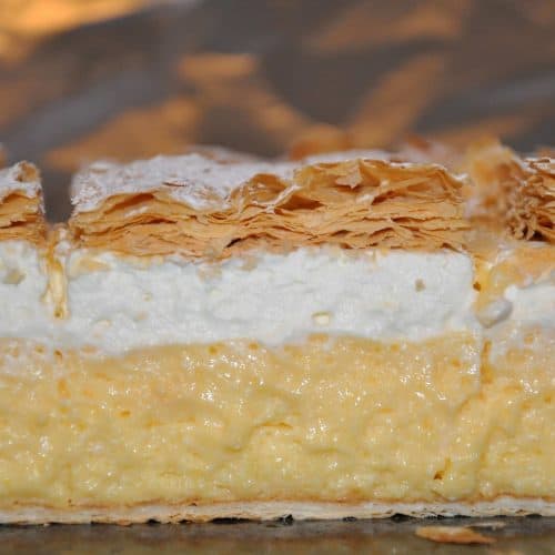 Custard cake with egg, fluffiest vanilla cream cakes from Bled ...