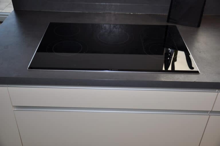 What do you put under an induction cooktop | most people store these ...